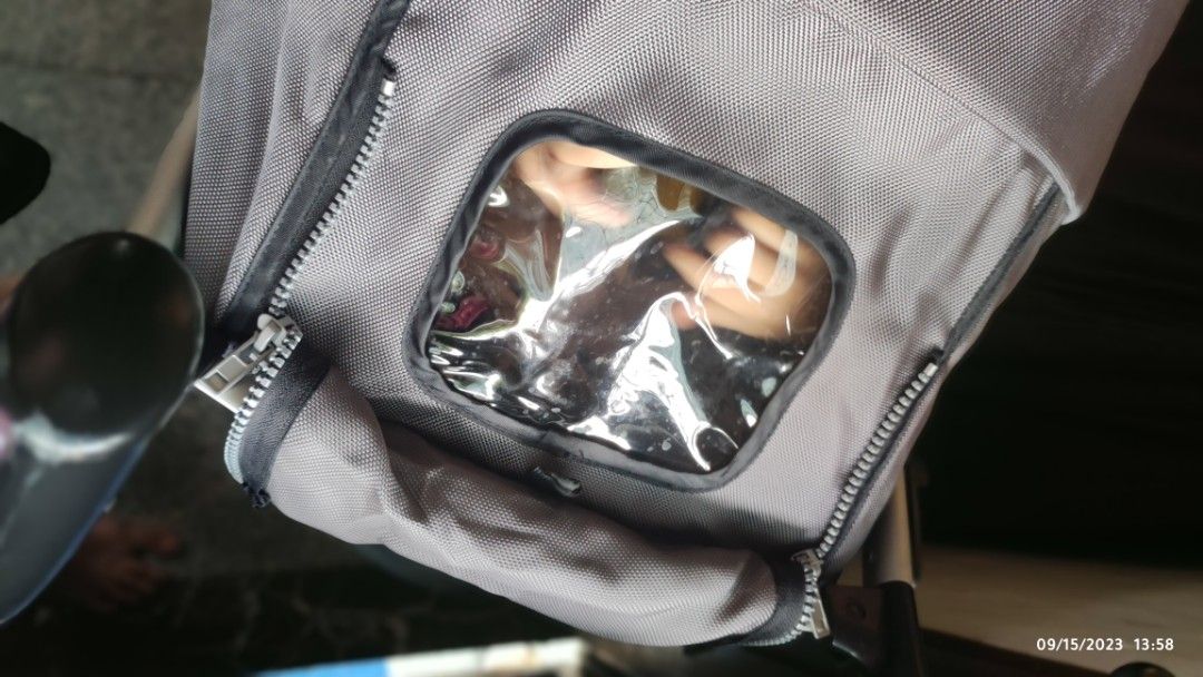 ZOLO Garba light ultra compact stroller (almost brand new), Babies ...