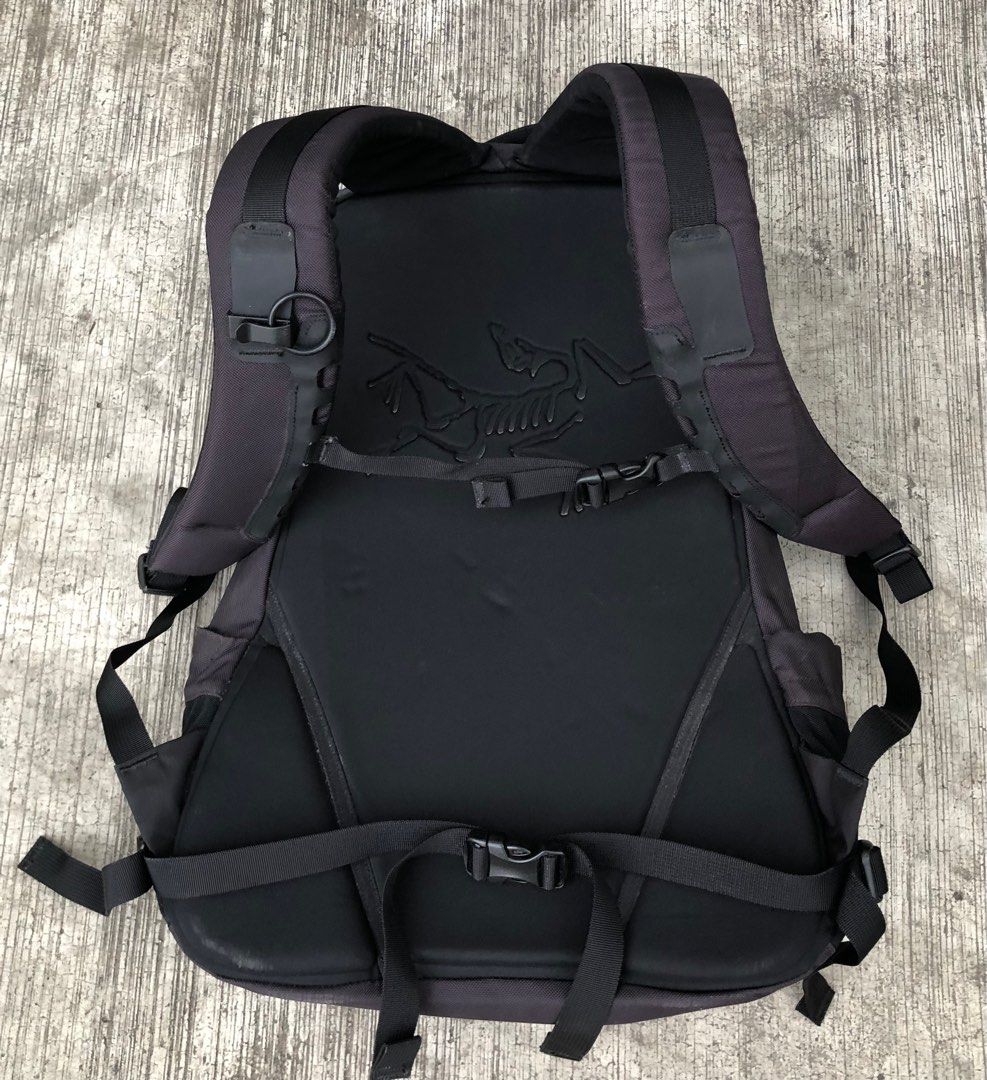 Arcteryx Arro 16 BackPack, Men's Fashion, Bags, Backpacks on Carousell