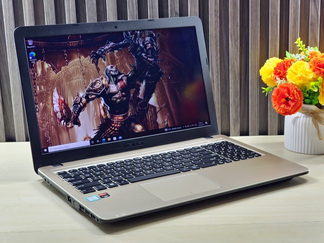 ASUS SonicMaster X540UPR i7-8Th Gen 8Gb Ram 128Gb SSD AMD Radeon HD ...