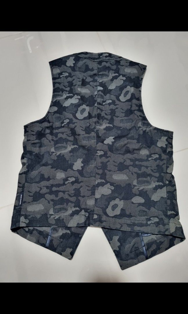 AX Armani Exchange Vest, Men's Fashion, Tops & Sets, Vests on Carousell