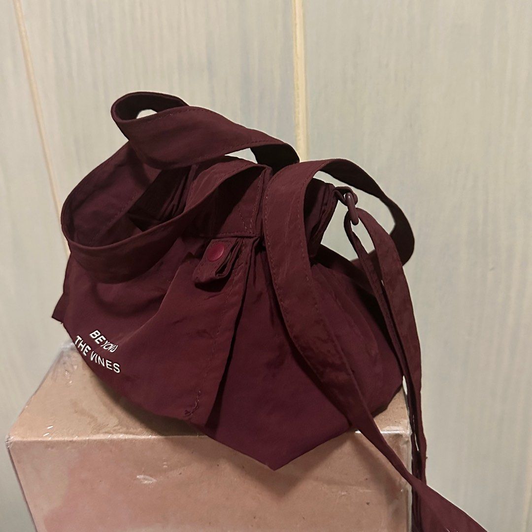 Beyond The Vines Micro (maroon new magnet) original, Barang Mewah, Tas ...