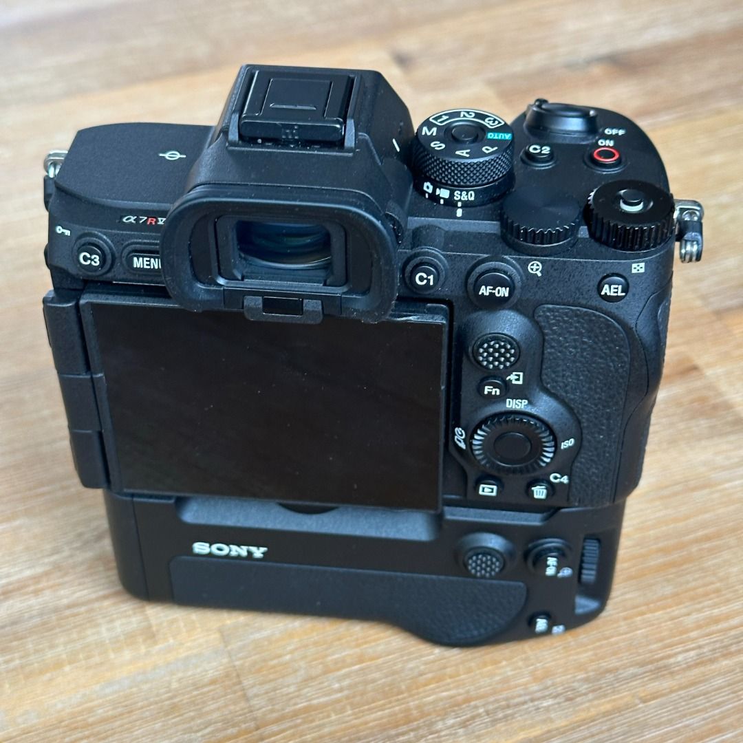 Brand New Sony A7RM5 / A7R5 / A7RV (very low shutter count, used 1-2 ...