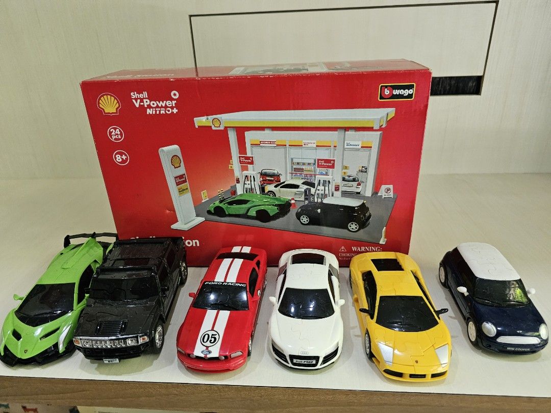 Burago Shell station with car models set, Hobbies & Toys, Toys & Games ...