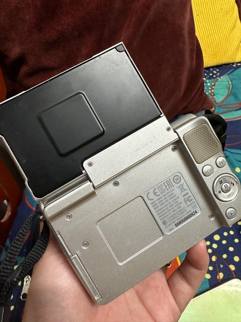 Canon EOS M100 (Mirrorless Flip and Touch screen) Good for Vlogging ...
