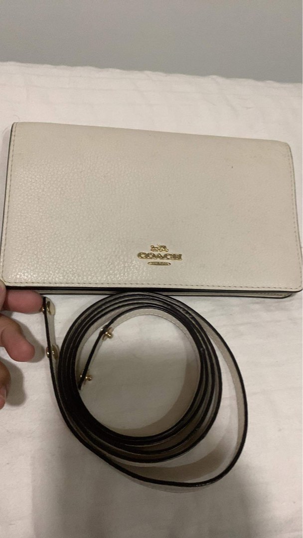 Coach woc, Women's Fashion, Bags & Wallets, Wallets & Card holders on Carousell