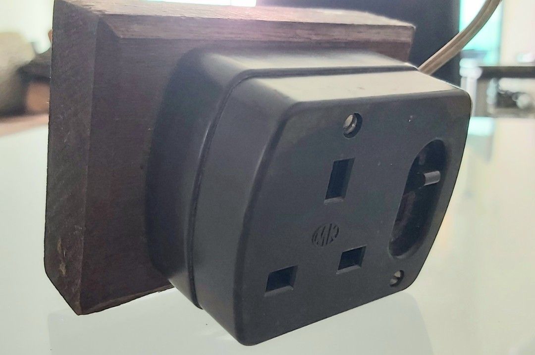 Collectable MK 3-pin plug from the 80s, Hobbies & Toys, Collectibles ...