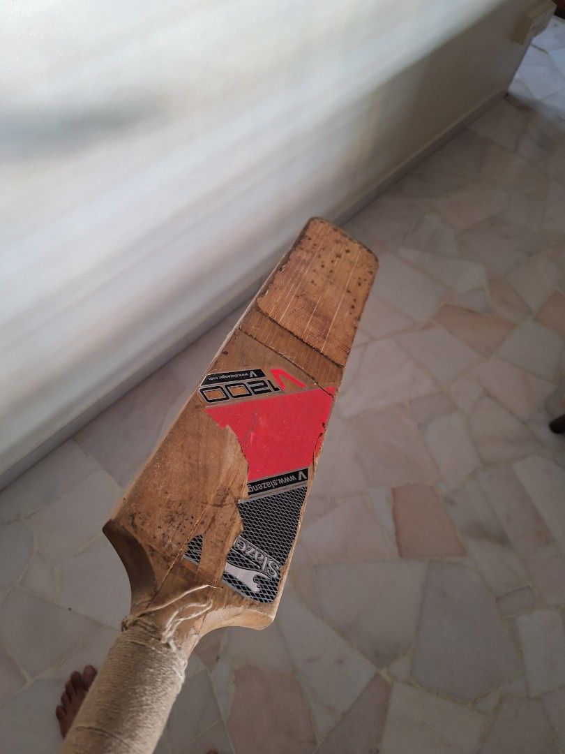 Cricket Bat, Sports Equipment, Sports & Games, Racket & Ball Sports on ...