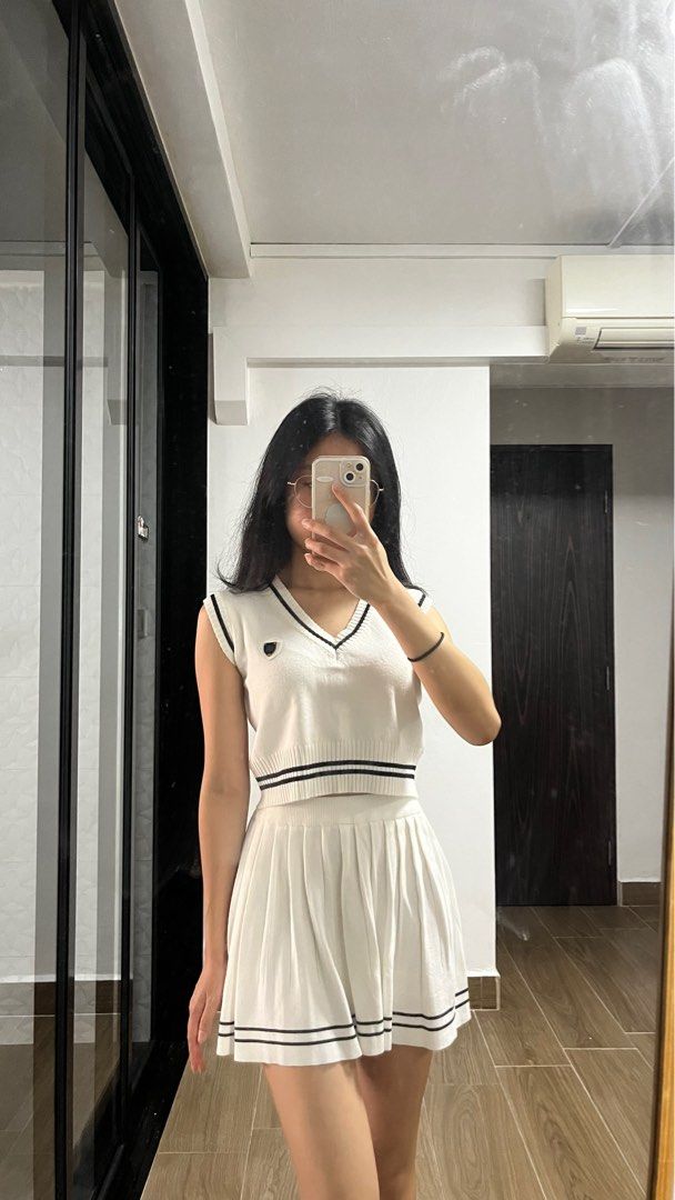 Cropped knit vest, school uniform JK style, Women's Fashion, Tops ...