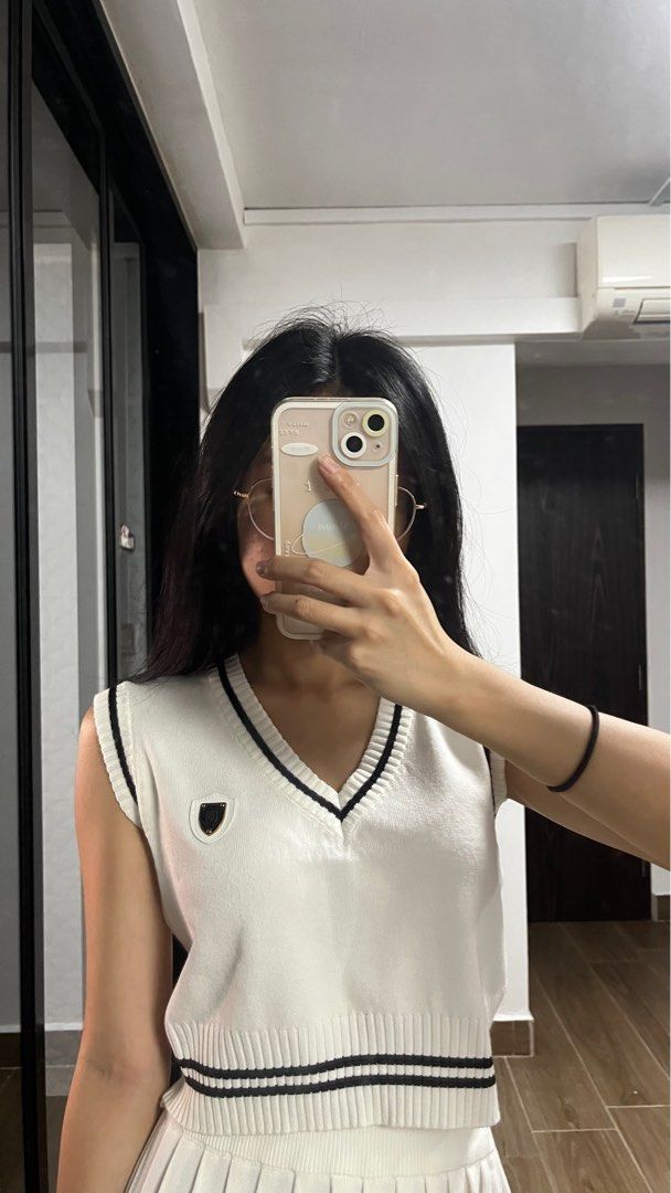 Cropped knit vest, school uniform JK style, Women's Fashion, Tops ...