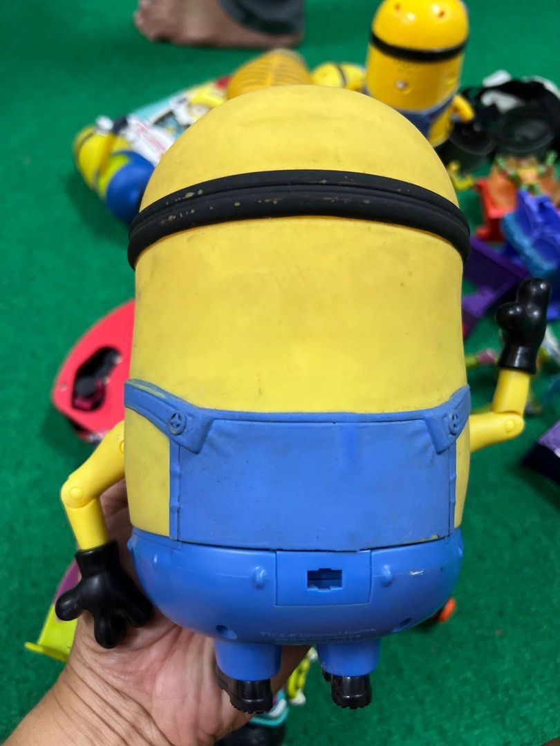 Despicable Me Minion Dave Interactive Figure, Hobbies & Toys, Toys ...