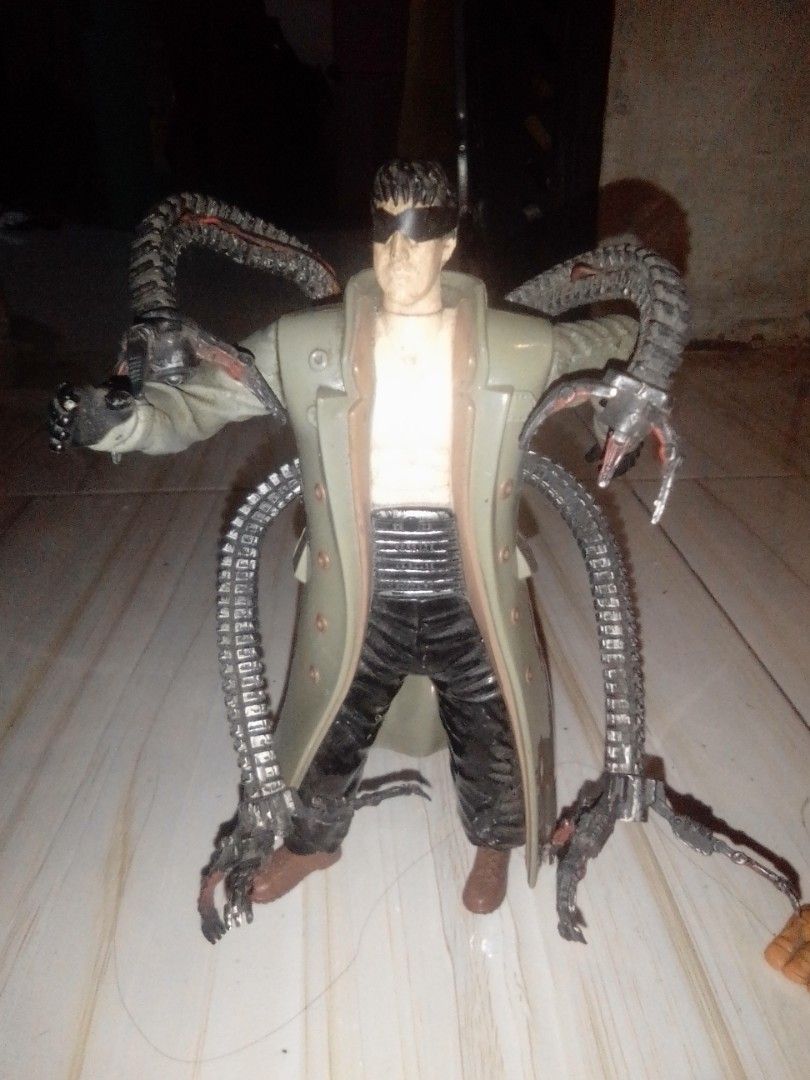 Doc Oct marvel legends 20 years old collection well maintain, Hobbies ...