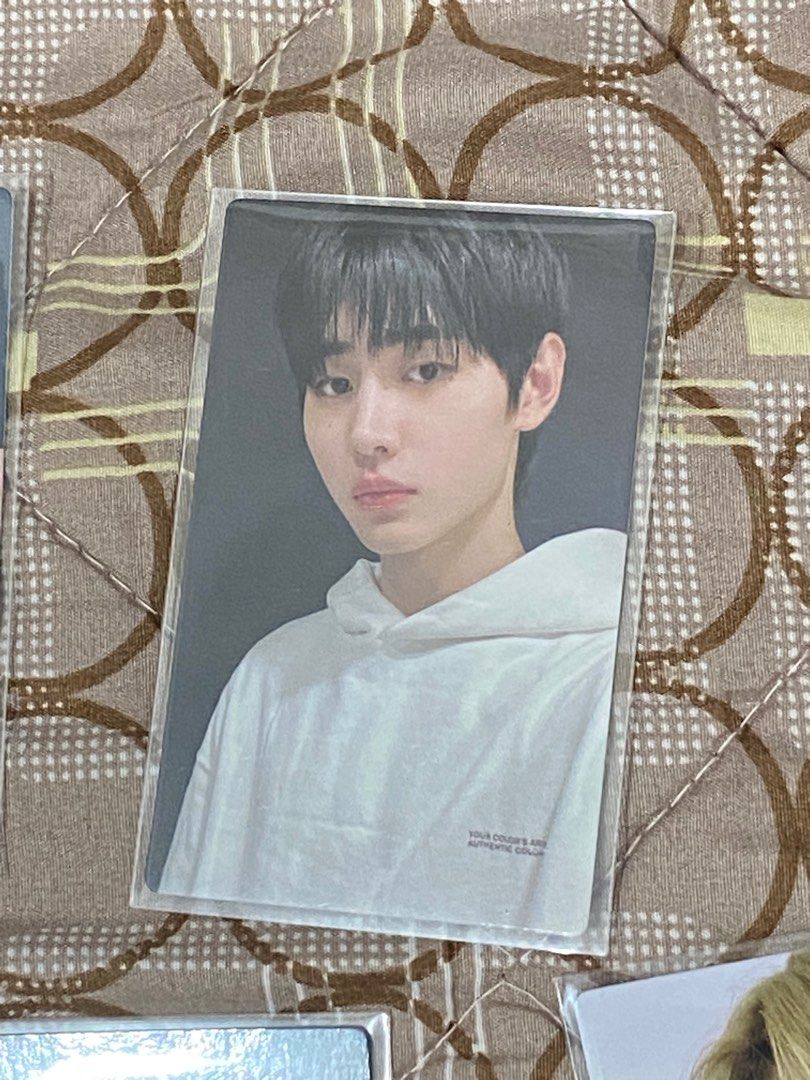 Enhypen Official lightstick photocard, Hobbies & Toys, Memorabilia & Collectibles, K-Wave on ...