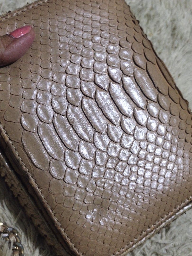 genuine snake skin crossbody bag, Women's Fashion, Bags & Wallets, Shoulder Bags on Carousell