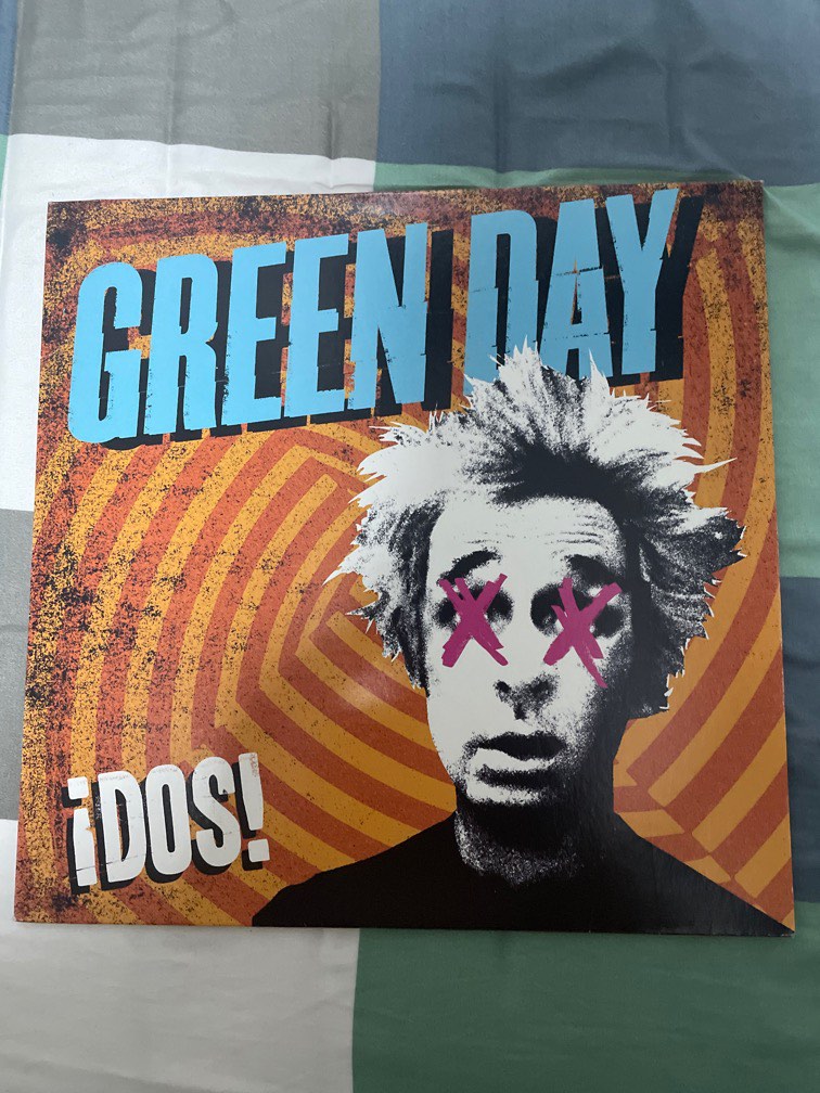 Green Day DOS Vinyl, Hobbies & Toys, Music & Media, Vinyls on Carousell