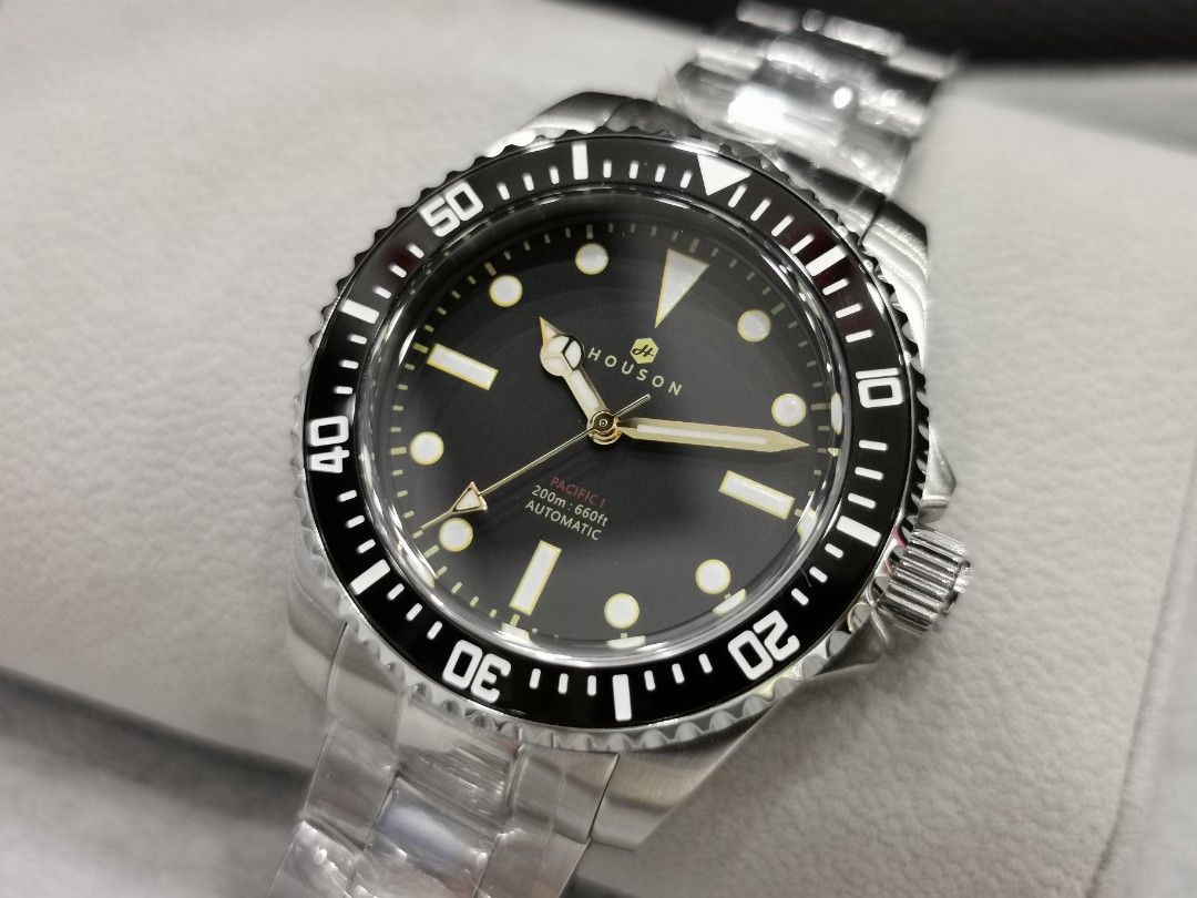 Hong Kong Houson Pacific I & Pacific II Watch, Men's Fashion, Watches ...