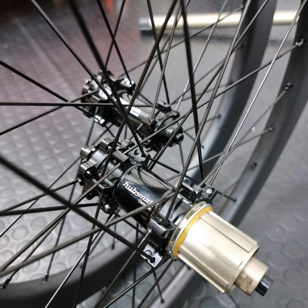 Hubsmith Ceramic 451 Carbon Wheelset, Sports Equipment, Bicycles ...