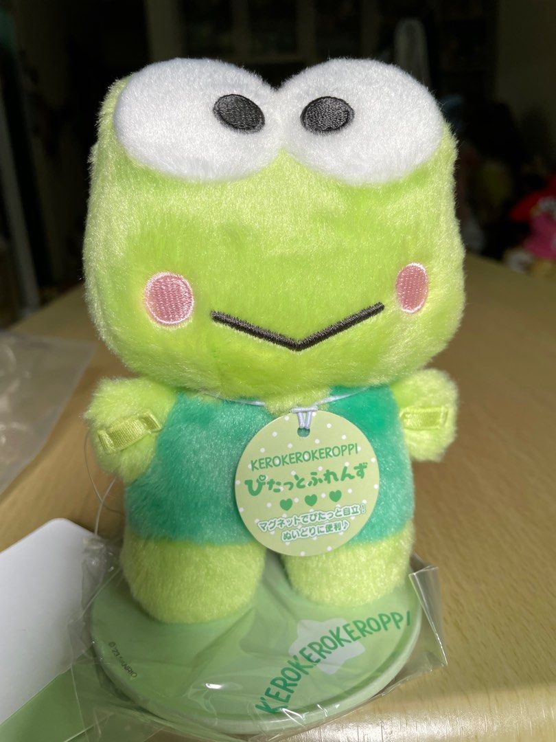 Keroppi plush with magnetic feet and metal plate, 興趣及遊戲, 收藏品及紀念品, 明星周邊 ...
