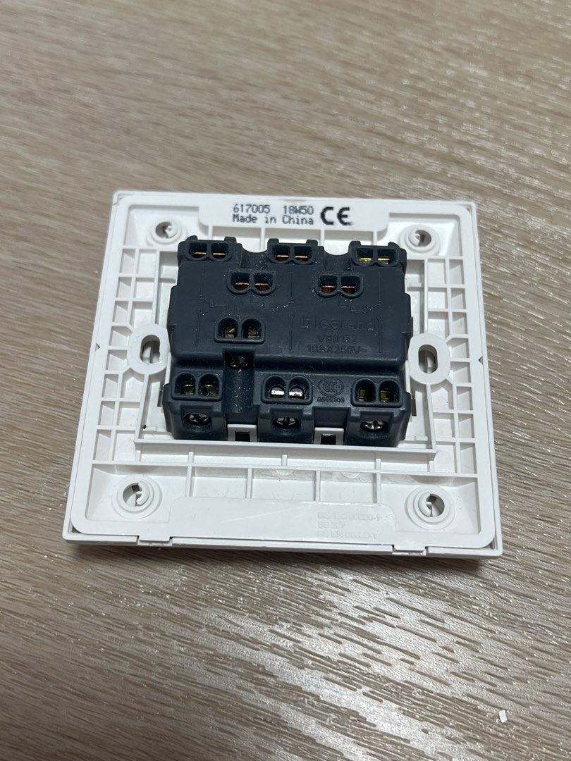 Legrand Two Way 3 Gang Switch, TV & Home Appliances, Electrical ...