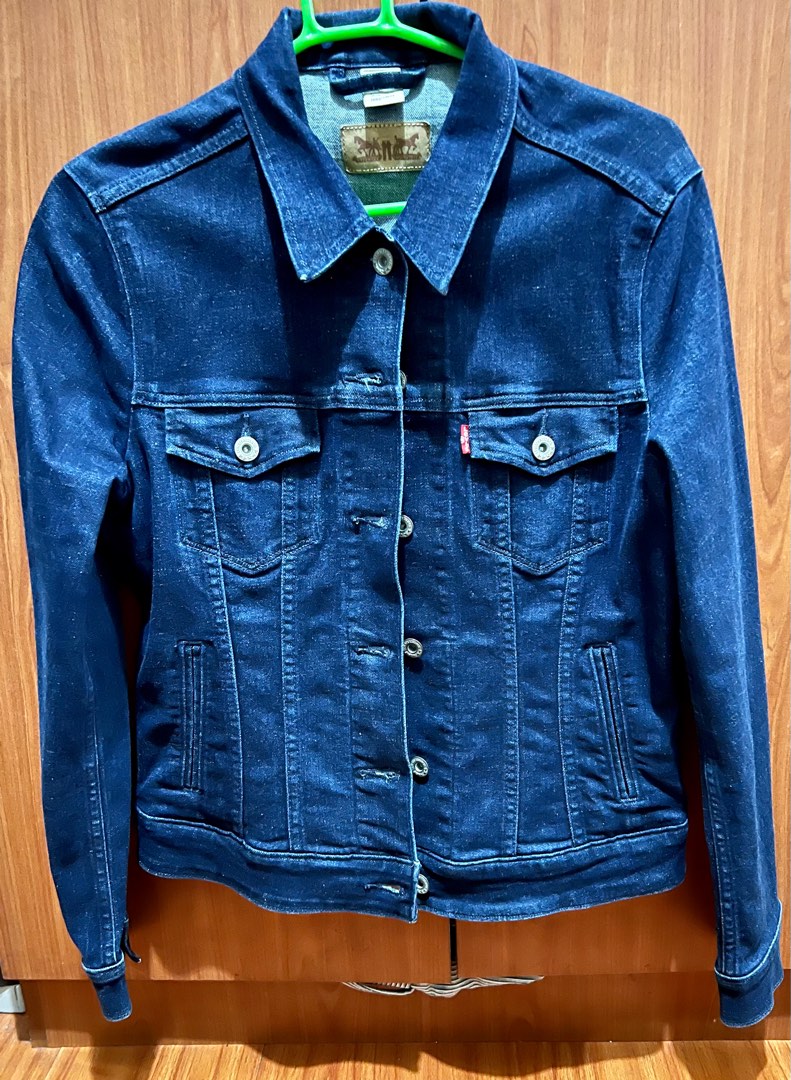 Levi's maong, Women's Fashion, Coats, Jackets and Outerwear on Carousell