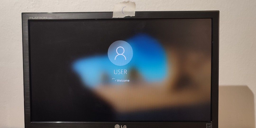 LG Flatron E1941 19 inch monitor screen, Computers & Tech, Parts ...