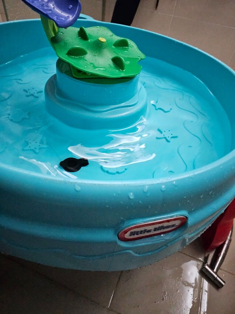 Little tikes water play pan pool, Babies & Kids, Infant Playtime on ...