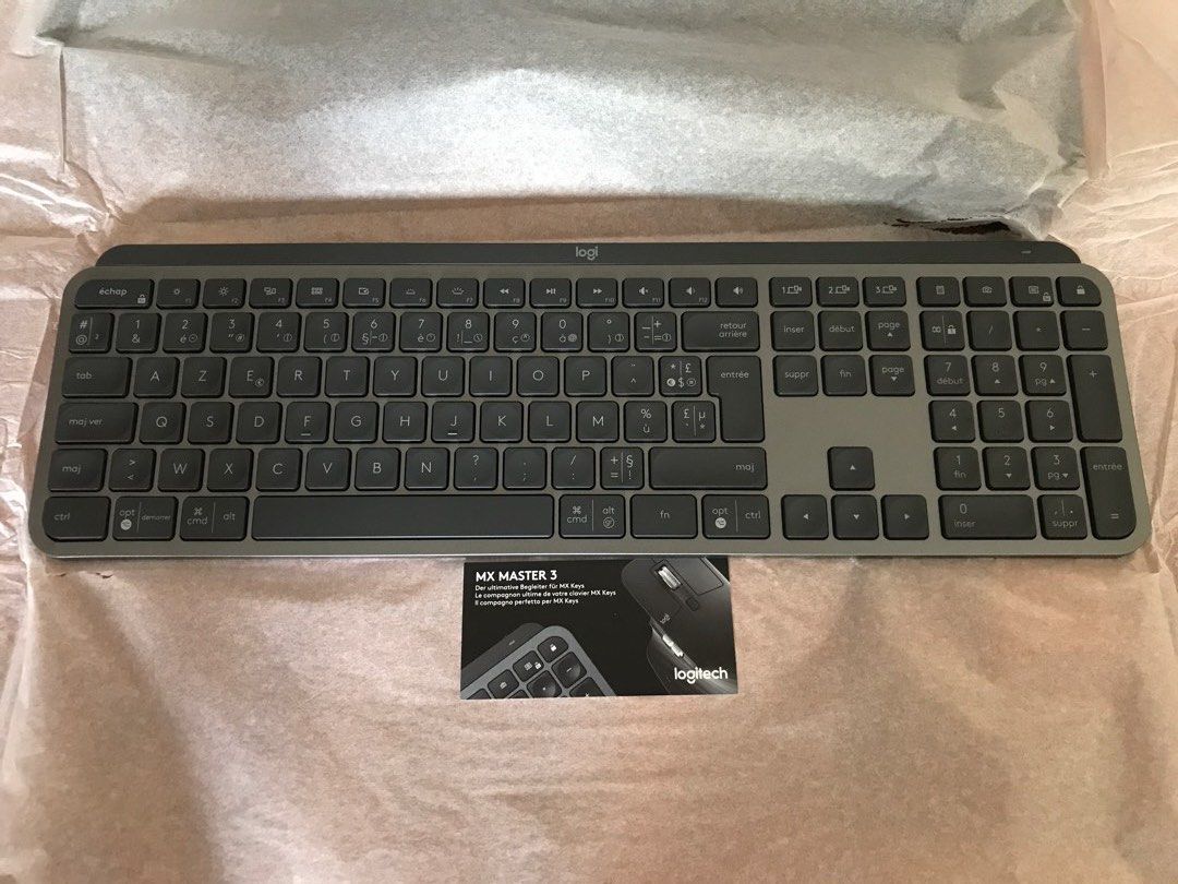 Logitech AZERTY keyboard MX Keys | Lenovo QWERTY USB Keyboard ...