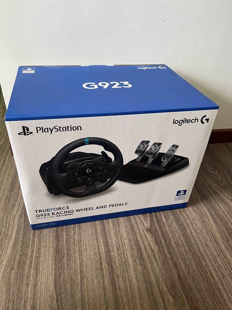 Logitech G923 Racing Wheel and Pedals with TrueForce force feedback ...