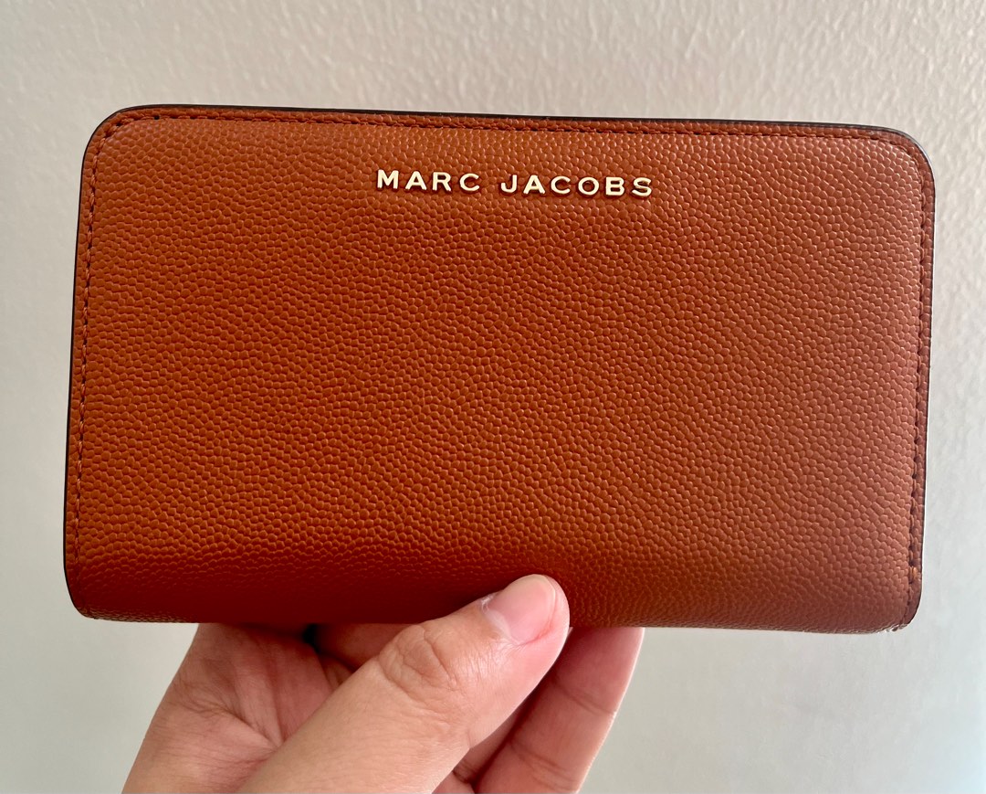 Marc Jacobs Wallet, Luxury, Bags & Wallets on Carousell
