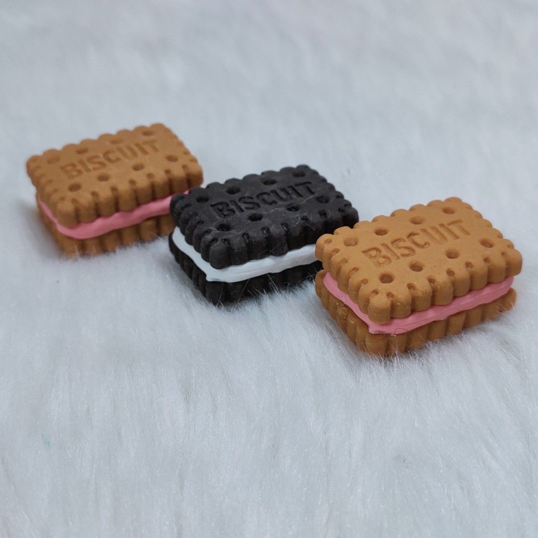 Miniature /Mini Foodie - Realistic Strawberry Biscuit Collectible ...