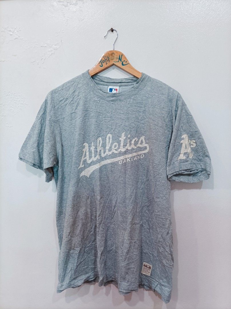 RUSH ! MLB collab Uniqlo, Men's Fashion, Tops & Sets, Tshirts & Polo Shirts on Carousell