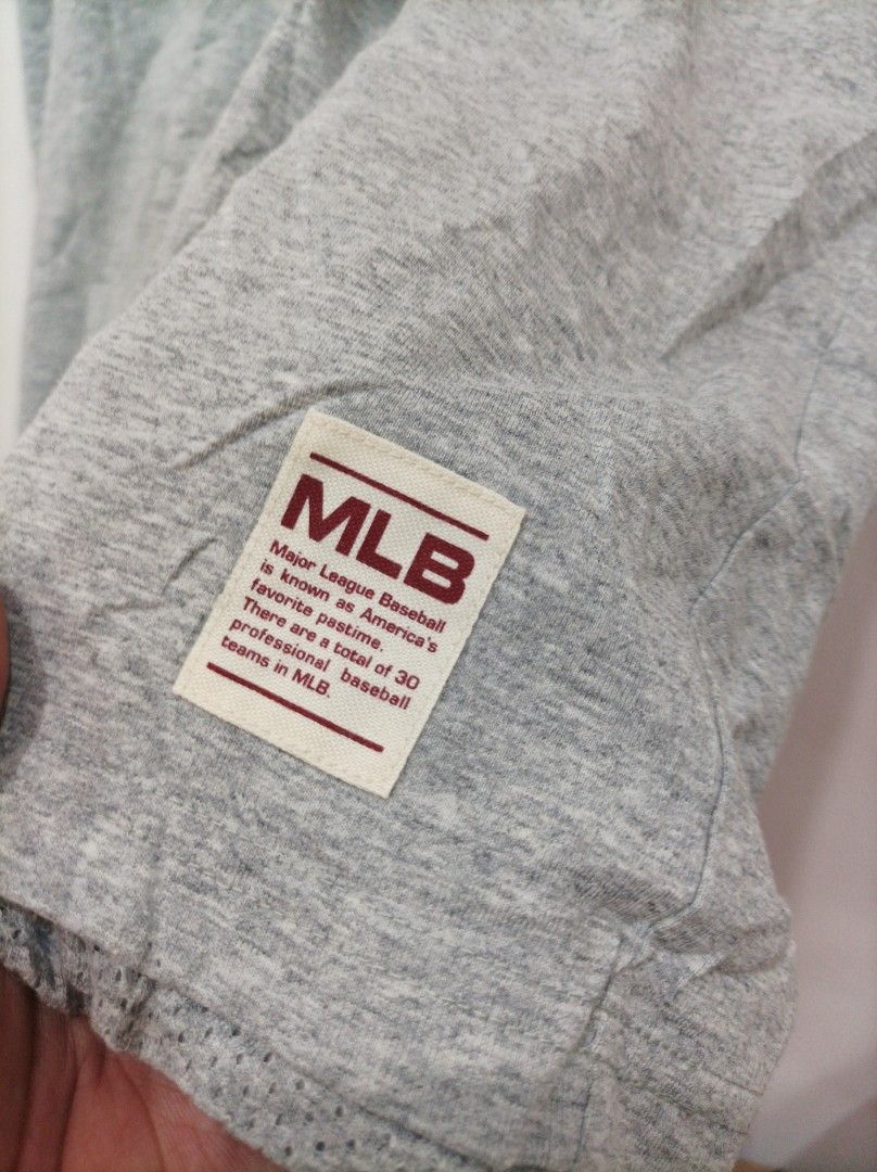 RUSH ! MLB collab Uniqlo, Men's Fashion, Tops & Sets, Tshirts & Polo Shirts on Carousell