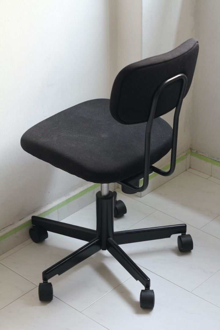 Authentic MUJI Black Minimalist Office / Working Chair, Furniture ...