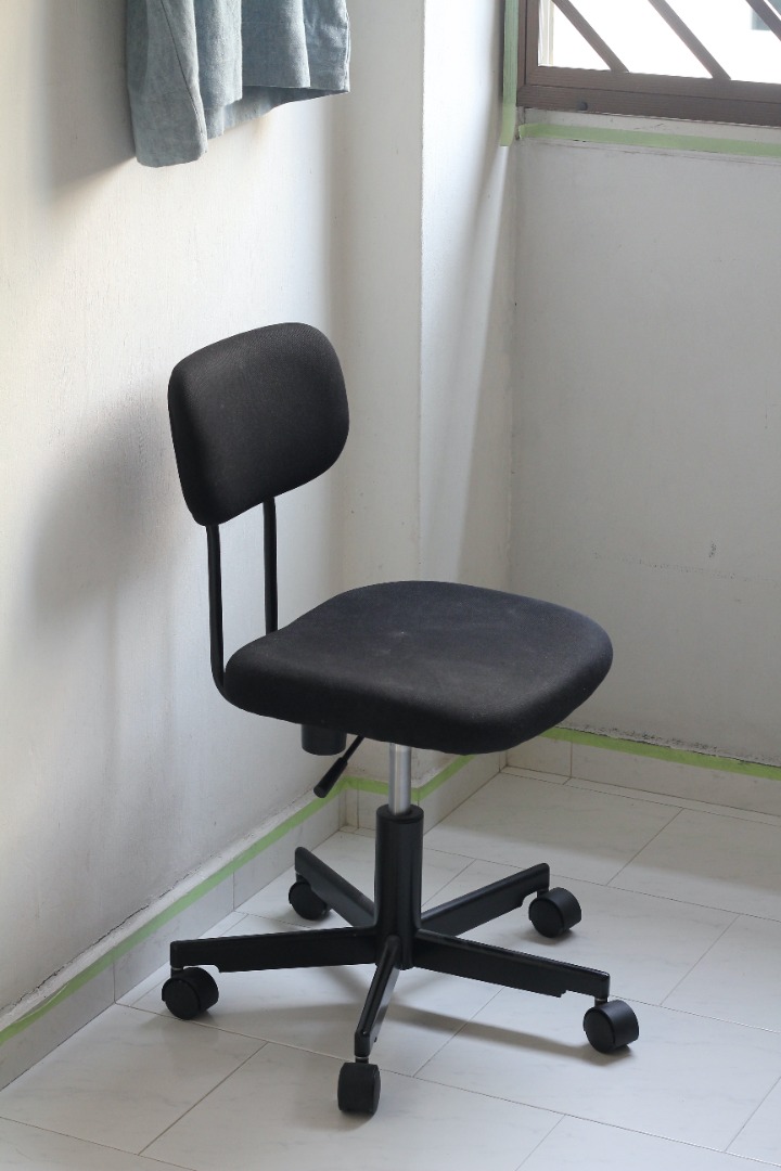 Authentic MUJI Black Minimalist Office / Working Chair, Furniture ...
