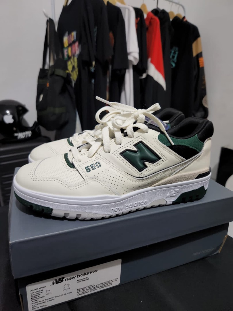 New balance 550 green, Fesyen Pria, Sepatu , Sneakers di Carousell