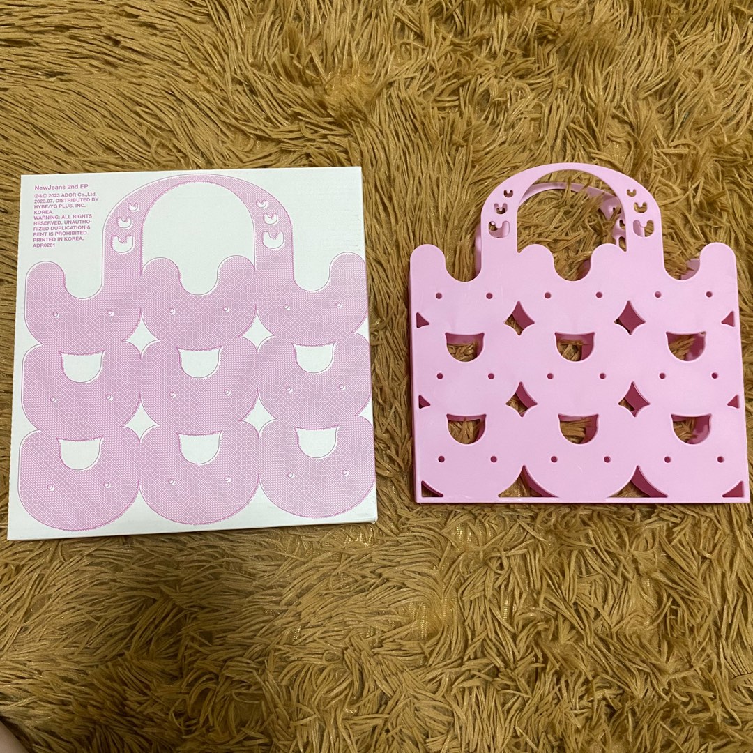 Newjeans beach bag (pink), Hobbies & Toys, Memorabilia & Collectibles ...