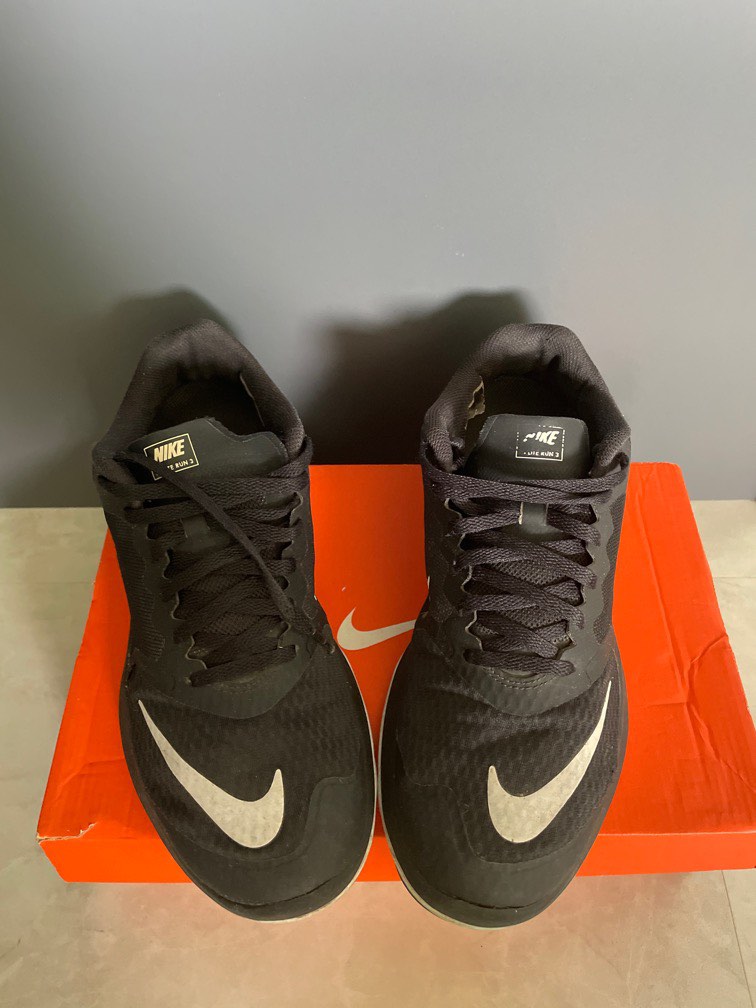 Nike shoe, Men's Fashion, Footwear, Casual shoes on Carousell