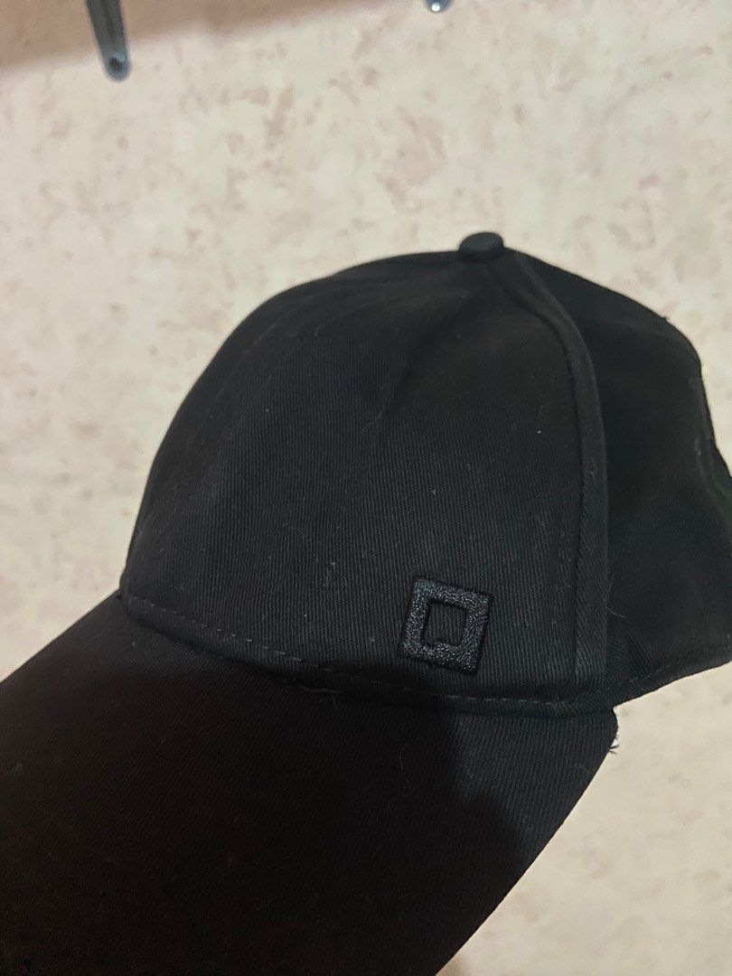 Penshoppe plain black cap, Men's Fashion, Watches & Accessories, Caps & Hats on Carousell