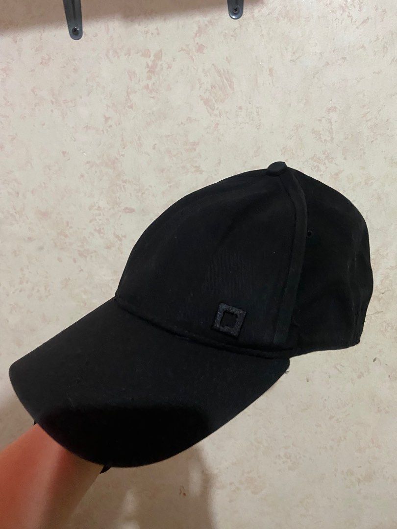 Penshoppe plain black cap, Men's Fashion, Watches & Accessories, Caps & Hats on Carousell