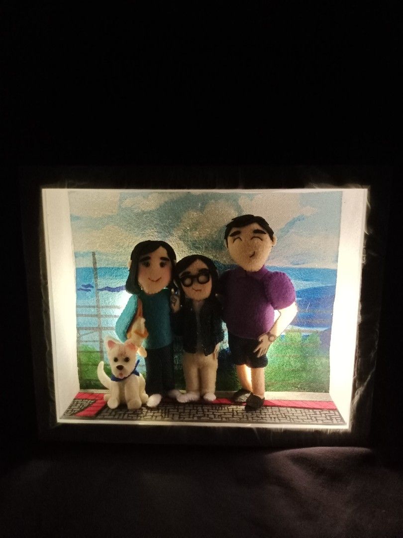 Personalized Family Memory frame with lights, Hobbies & Toys ...