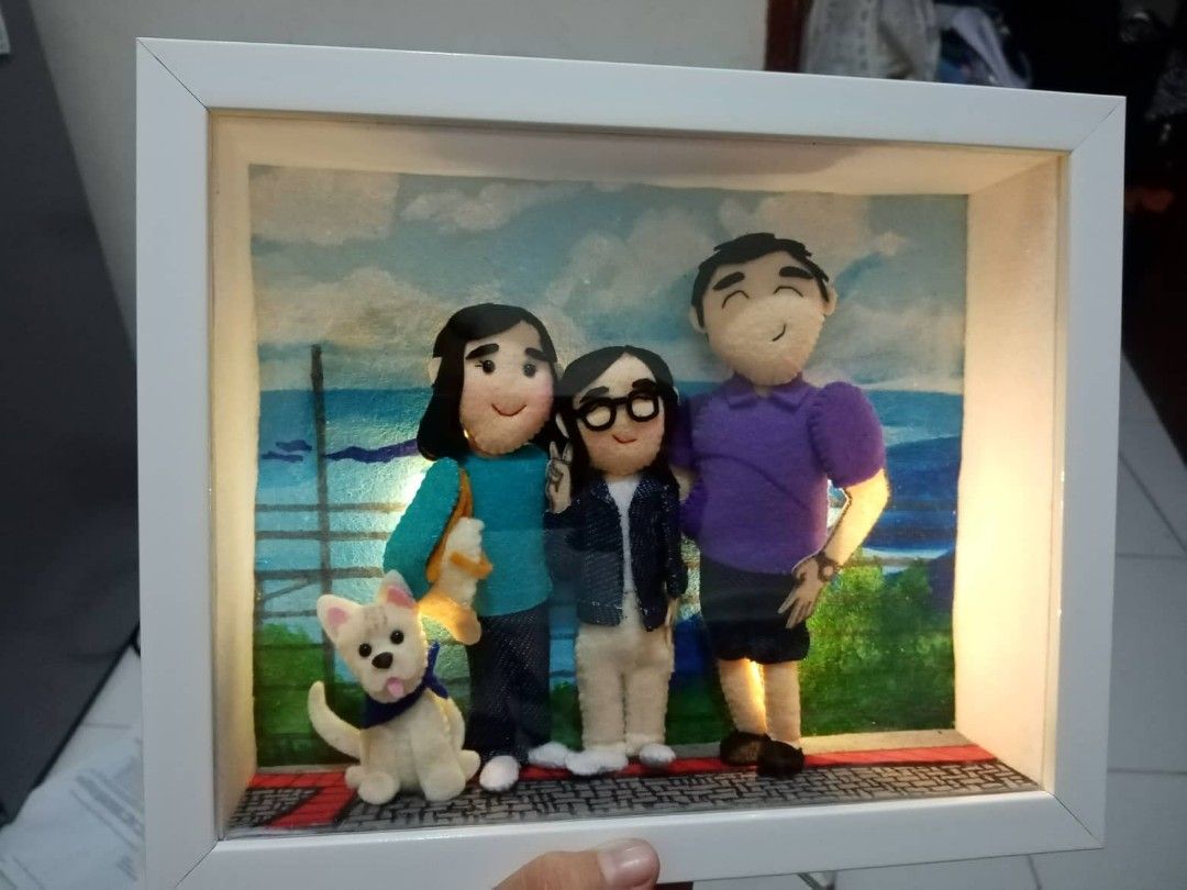 Personalized Family Memory frame with lights, Hobbies & Toys ...