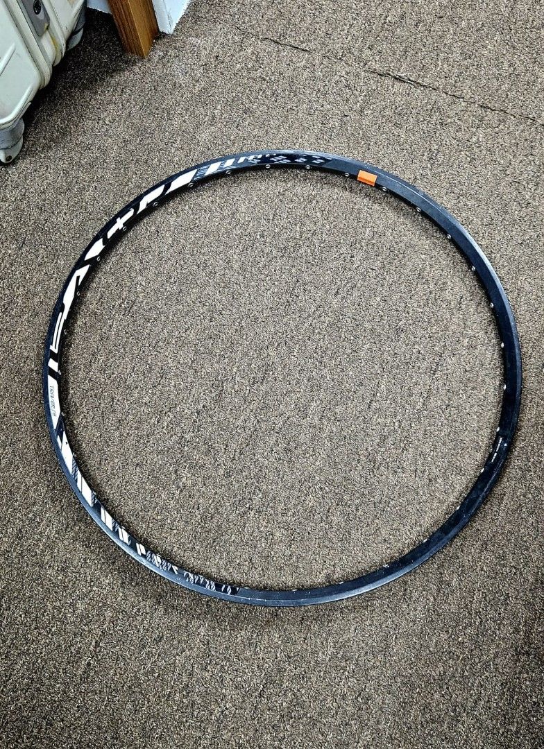 Roval Traverse 29er alloy rim, Sports Equipment, Bicycles & Parts ...
