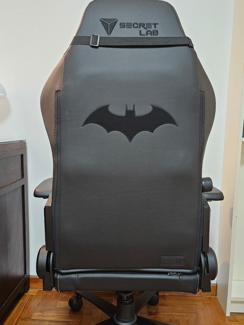 Secret Lab Dark Knight Titan Gaming chair/Office Desk Chair, Furniture ...