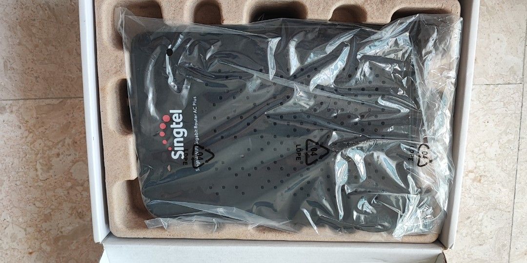 Singtel Gigabit Router AC Plus, Computers & Tech, Parts & Accessories ...