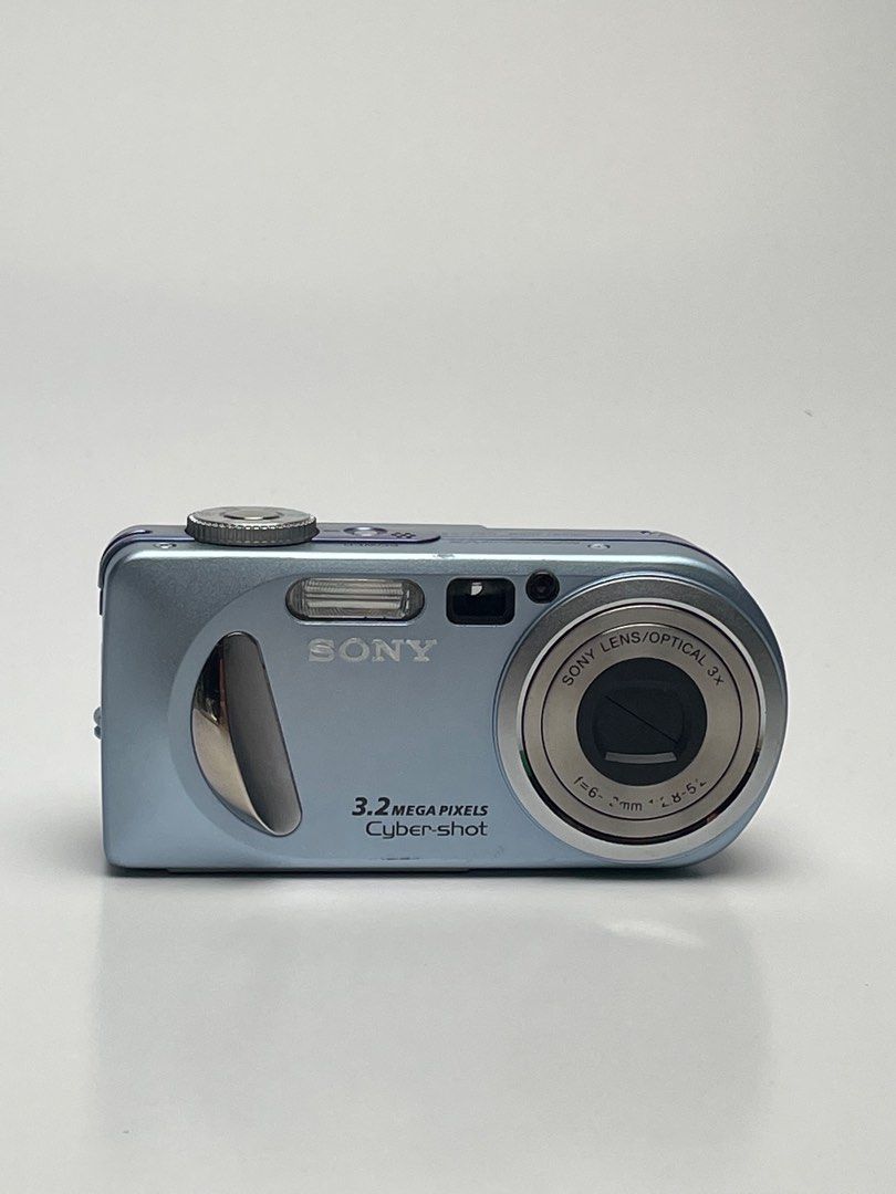 Sony DSC-P8 BLUE Cybershot Y2K Digicam CCD Digital Camera, Photography, Cameras on Carousell