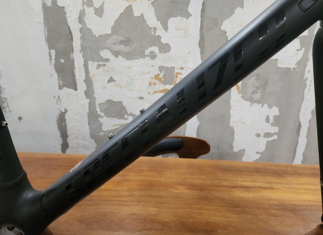 Specialized body frame, Sports Equipment, Bicycles & Parts, Parts ...