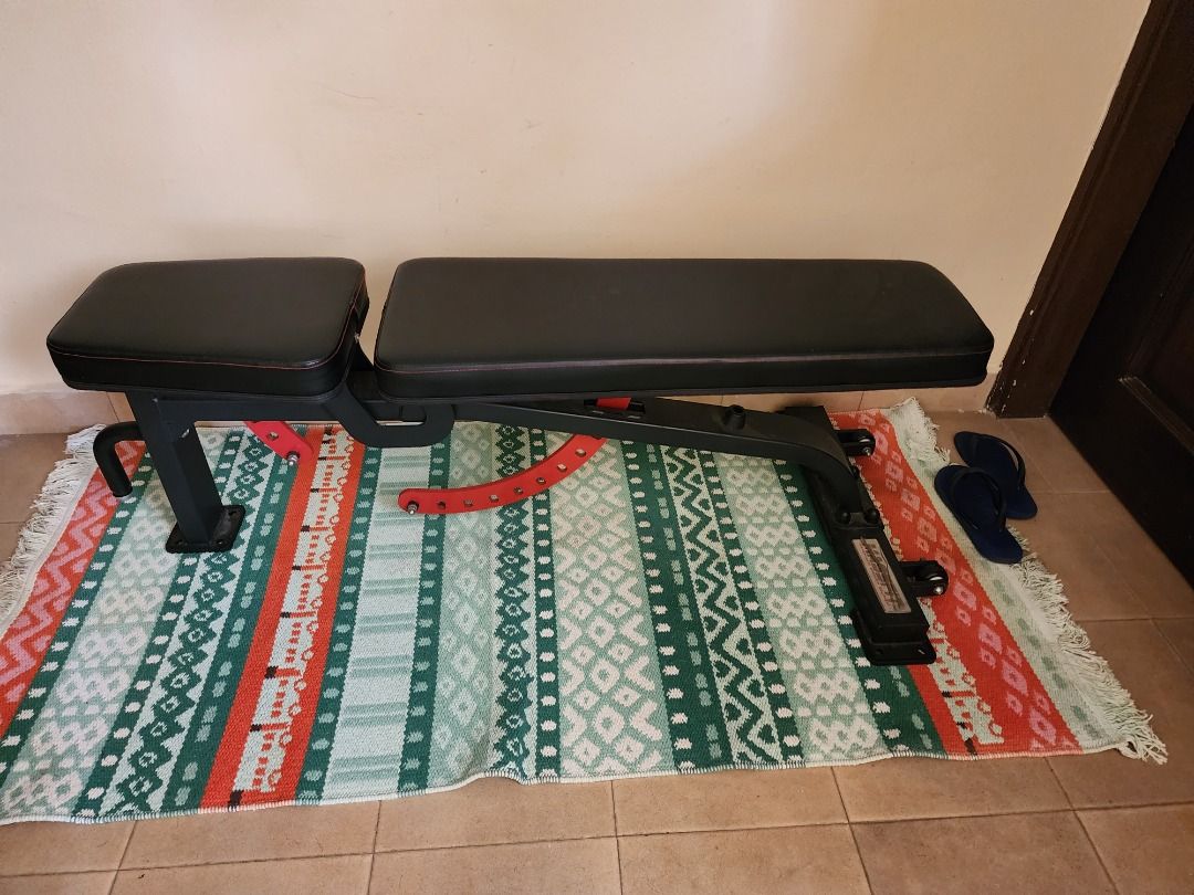 Squat bench rack + Wide reclining bench , Sports Equipment, Exercise ...