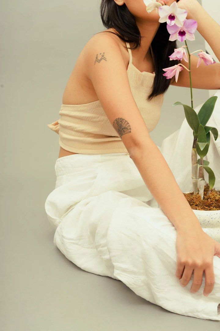 Sunki Halter Top (Reversible), Women's Fashion, Tops, Sleeveless on Carousell