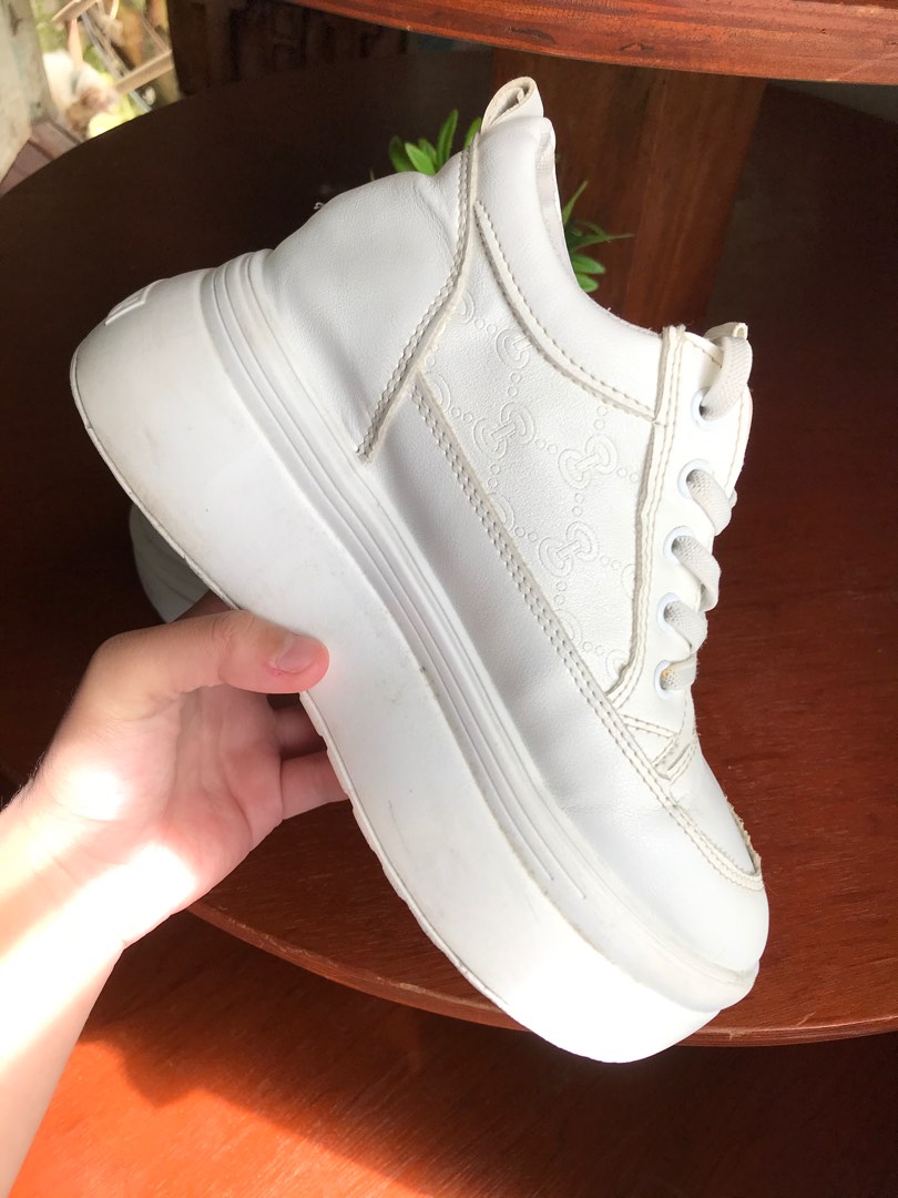 Super Chunky White Shoes, Women's Fashion, Footwear, Sneakers on Carousell