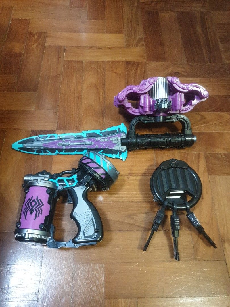 Super Sentai (King-Ohger) - Spider Kumonos Set, Hobbies & Toys, Toys ...