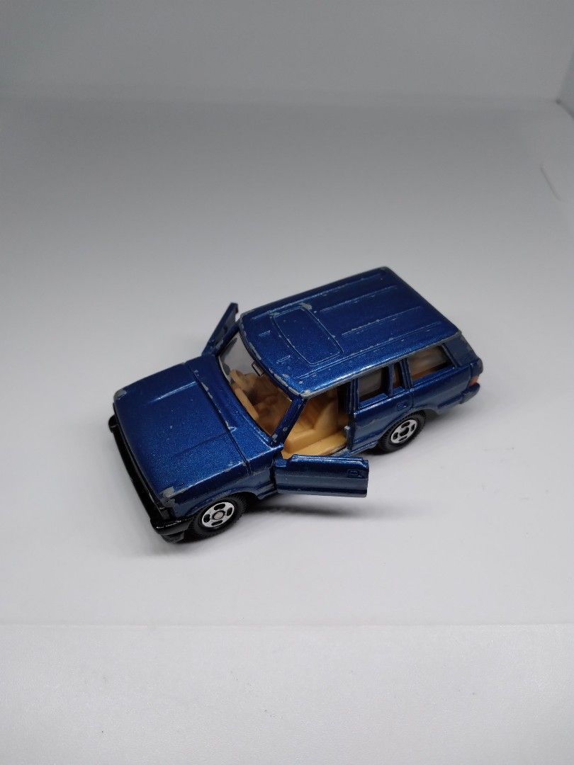 TOMICA - range rover, Hobbies & Toys, Toys & Games on Carousell